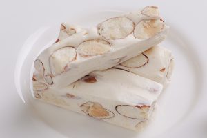 Nougat vegan aux amandes et fruits secs