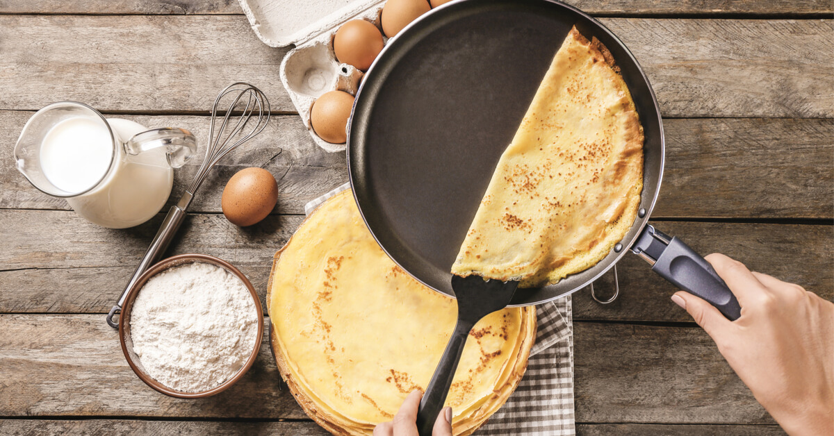 Recette : des délicieuses crêpes sucrées pour la Chandeleur