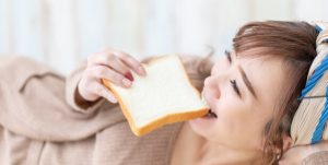 La cure de sébum pour des cheveux plus sains et moins gras