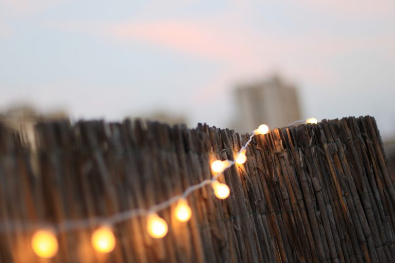 7 astuces d'aménagement pour agrandir visuellement un petit balcon